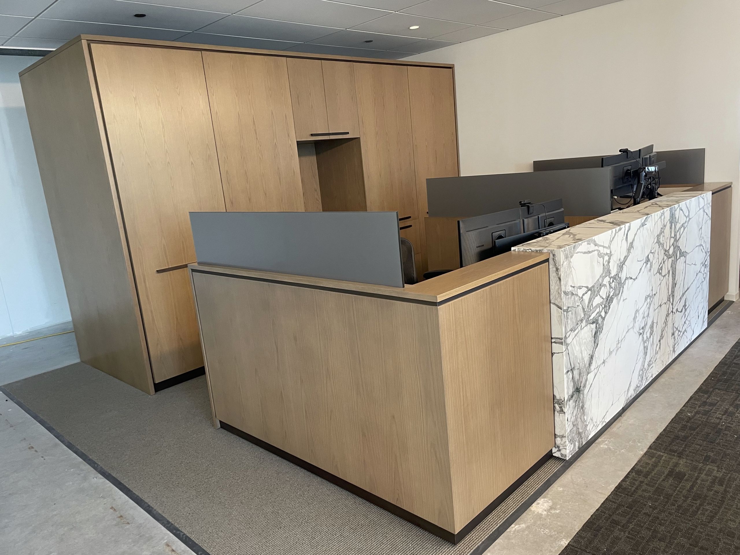 Work Stations - Gianni